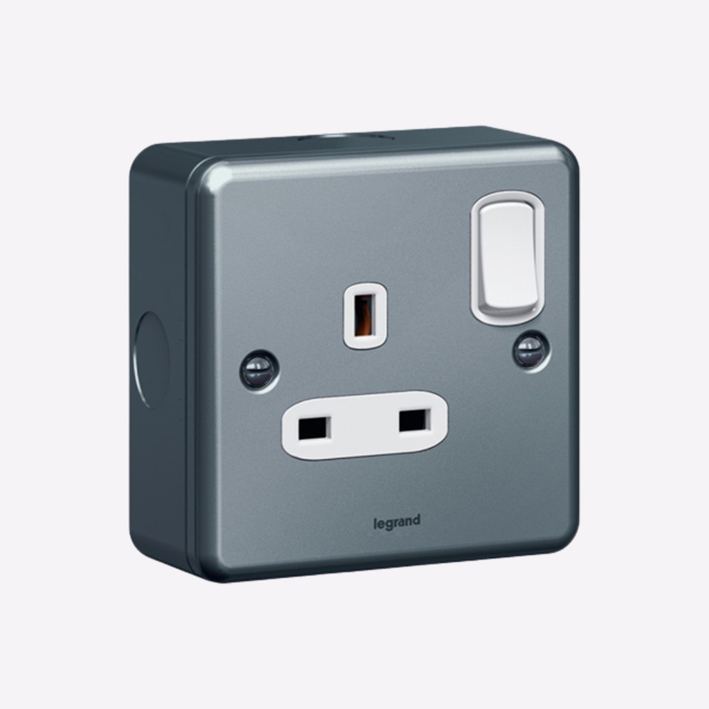13A 1G SWITCH SOCKET METAL CLAD SYNERGY - LEGRAND | Plaza Middle East