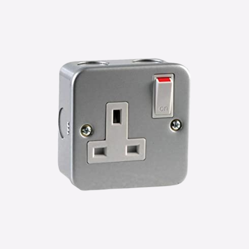 13A 1G SWITCH SOCKET METAL CLAD - NOVEX | Plaza Middle East