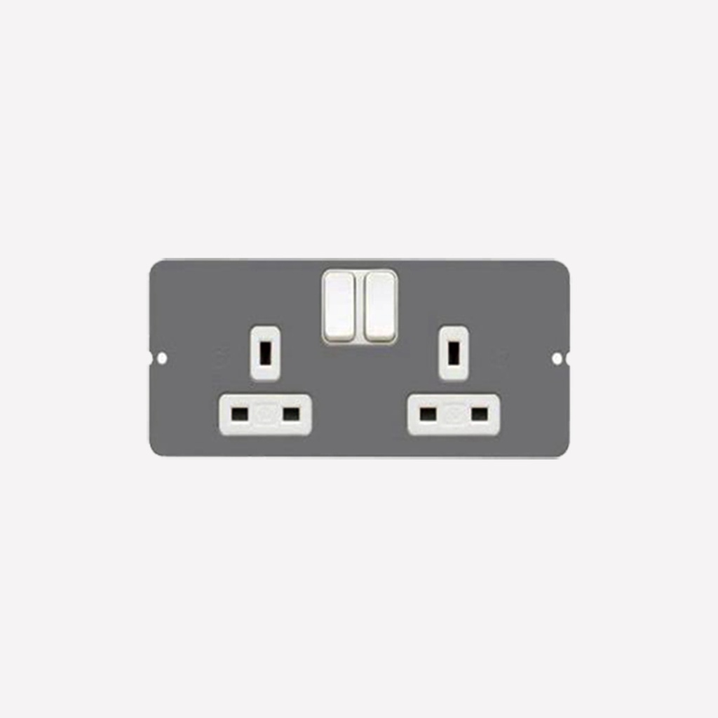 13A 2G FLOOR BOX SOCKET W/PLATE - MK | Plaza Middle East