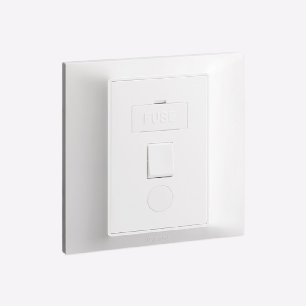13A FCU SWITCH+CORD OUTLET BELANKO-S WHITE - LEGRAND | Plaza Middle East